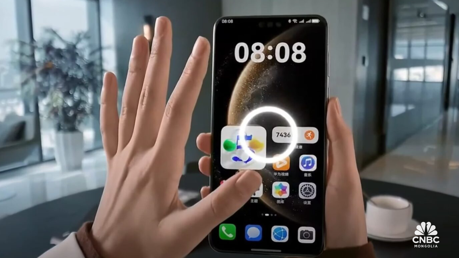Huawei-ийн танилцуулсан шинэ загвар Mate X70 гарын хөдөлгөөнөөр зураг ...