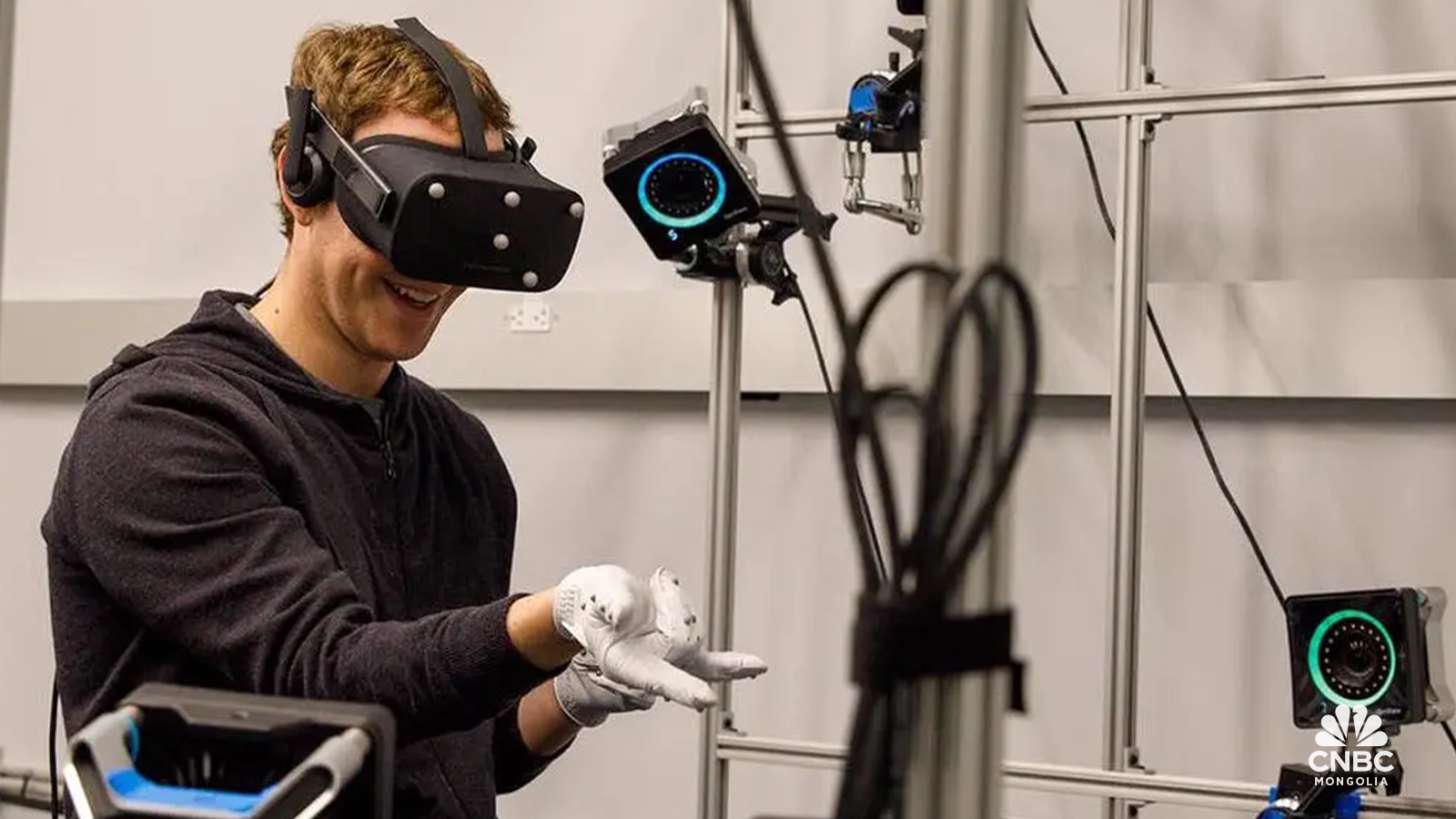 “Meta” компанийн Reality Labs нэгж энэ оны эхний улиралд 3.85 тэрбум ам ...